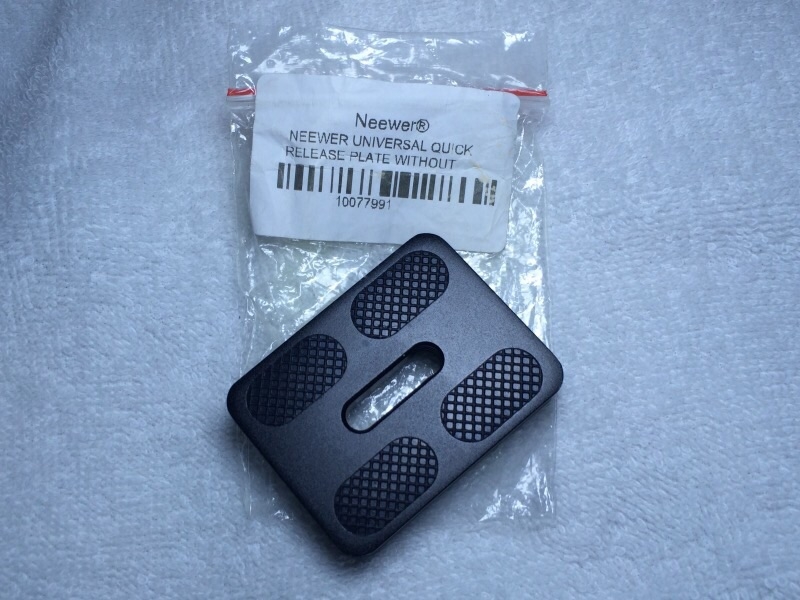 価格.com - 『加工前のプレート』富士フイルム FinePix S1 ぱぱうるふさん のクチコミ掲示板投稿画像・写真「三脚用ネジ穴と ...