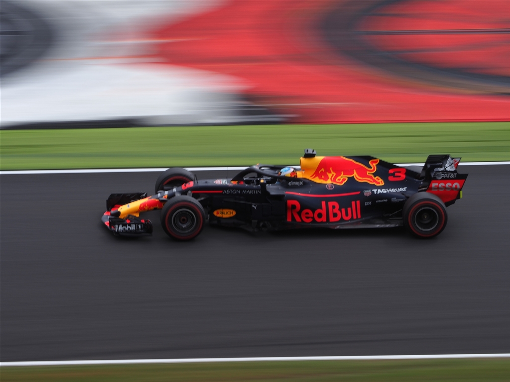 価格.com - ニコン D500 ボディ Lola T70 MkIIIBさん のクチコミ掲示板投稿画像・写真「鈴鹿は台風逃れそうです ...