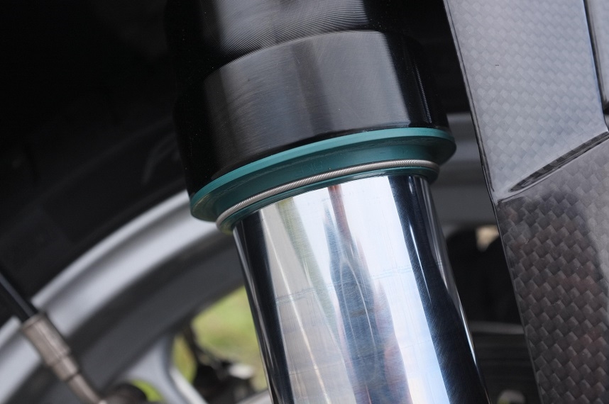 価格.com - 『緑色がSKFフォークシール』ヤマハ セロー250 ども丼さん のクチコミ掲示板投稿画像・写真「フロントフォークにも ...