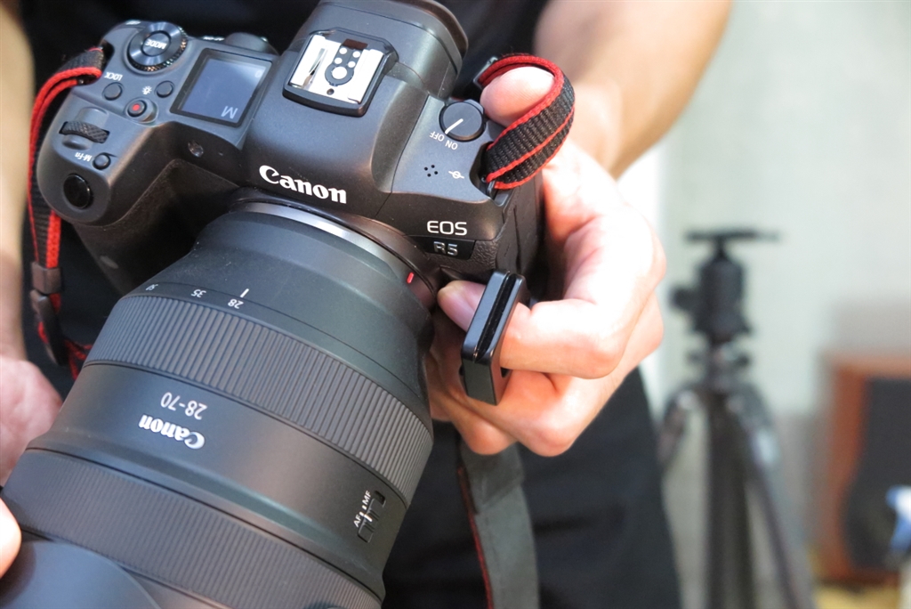 価格.com - 『③レンズ交換時にちょっと邪魔かもしれない』CANON EOS R5 ボディ ロックストックさん のクチコミ掲示板投稿画像 ...
