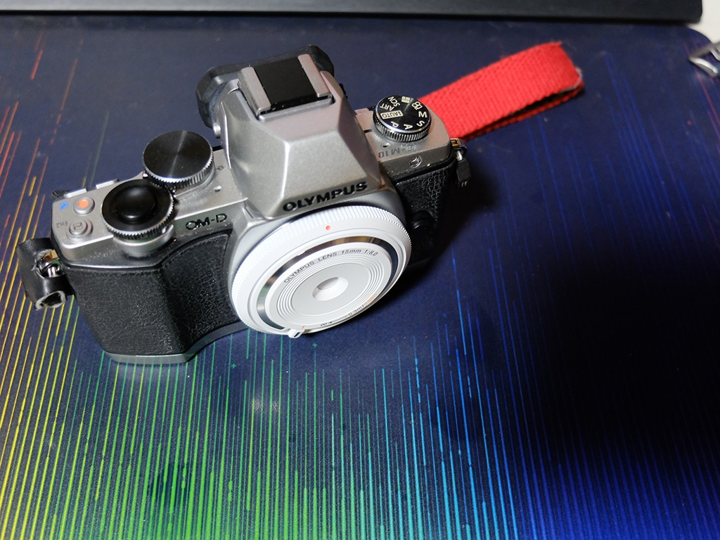 価格.com - 『コンパクトで良い』オリンパス ボディーキャップレンズ BCL-1580 [レッド] オリエントブルーさん のクチコミ掲示板投稿画像・写真「そんなちゃっちいレンズで何をしてる ...