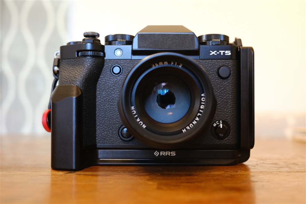 価格.com - 『RRSのL型プレートを縦横とも装着した場合』富士フイルム FUJIFILM X-T5 ボディ a-waterさん のクチコミ掲示板投稿画像・写真「X-T5用L型プレート ...
