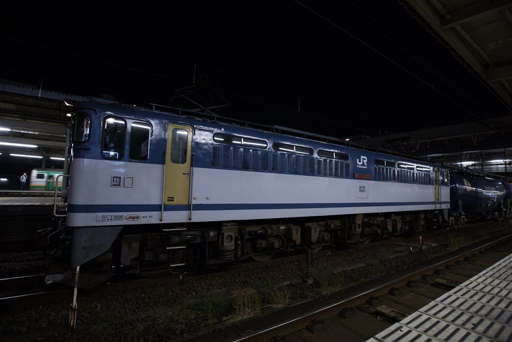 17-35/2.8-4 EX ASPH HSMで夜の電車』 シグマ 17-35mm F2.8-4 EX 17-35/2.8-4 EX ASPH HSMで夜の電車』 シグマ 17-35mm F2.8-4 EX