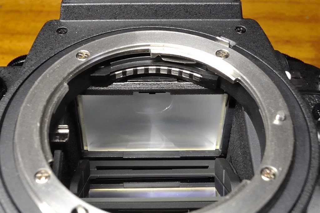 ミラー部の針金 皆さんはどうですか?』 ニコン D7200 ボディ の ミラー部の針金 皆さんはどうですか?』 ニコン D7200 ボディ の